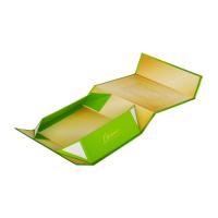 China Magnetic Foldable Paper Wig Gift Box Hair Extension Packaging Rectangle Green for sale