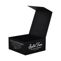 China Recycle Large Paper Packing Boxes Clothing Gift Packaging With Magnetic Lid for sale