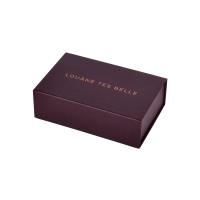 China Medium Perfume Packaging Gift Box Magnetic Foldable With Card Pocket for sale