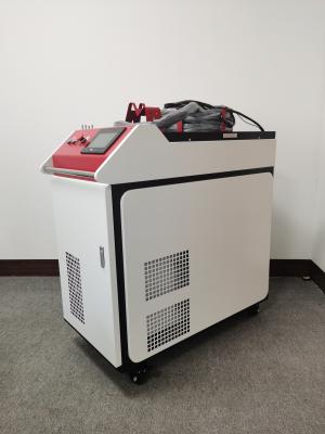 China Carbon Steel 4mm Handheld Laser Welder 2000W 24 Hours Continuous Welding for Cabinets Kitchens for sale