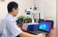 China 30W Portable Fiber Laser Marking Machine 1064nm for Metal ABS PVC Engraving for sale