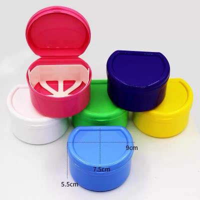 China Compact Travel Dental Retainer Soaking Box With Filter Tray For Dental Clinic Promotional Gifts for sale