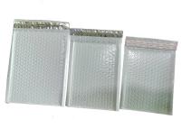 China Lightweight White Poly Pearl Bubble Padded Mailers Bubble Wrap Postage Bags for sale
