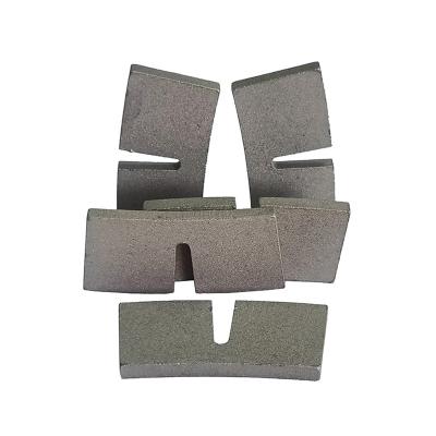 China Fast Cutting Diamond Segments For Granite Edge Cutting Bridge Saw 600mm for sale