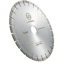 China Granite Cutting Made Simple 350MM Diamond Saw Blade with 40*3.2*10mm Segment Size for sale