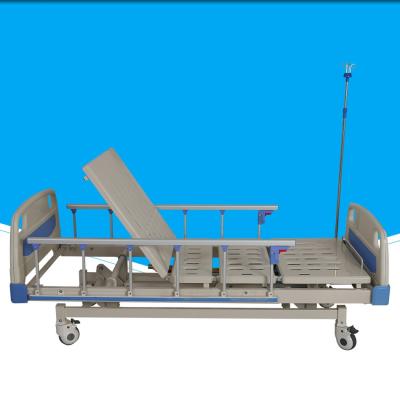 China Stable Performance Manual Hospital Bed, 3 Functions 3 Cranks For Icu Paitient for sale