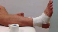 China Rigid Zinc Oxide Tape Waterproof Sports Cotton Plaster Protection for sale
