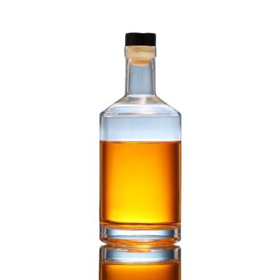 China 500ml/650ml/700ml/750ml/800ml/Custom Glass Whisky Bottle for Vodka Gin and Fruit Wine for sale