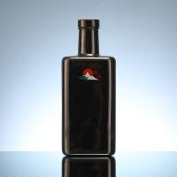 China Super Flint Glass 750ml Gin Glass Wine Bottles with Cork Sealing Type for sale