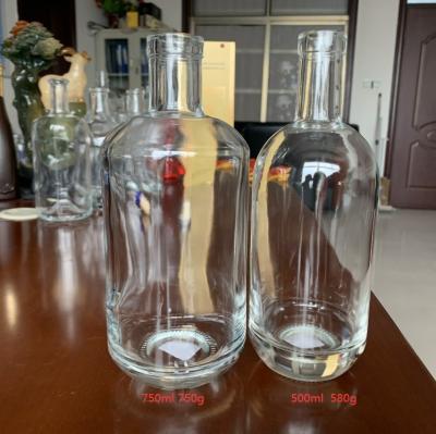 China Empty Whisky Alcohol Spirit Wine Gin Glass Vodka Bottle 500ml 700ml 750ml with CIF Terms for sale