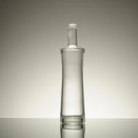 China 700ml Square Whisky Glass Bottle with Crystal White Glass Material and Embossed Style for sale