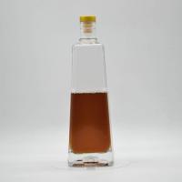 China Base Selling 750ml Glass Whisky Bottles with Screen Printing Surface Handing for sale