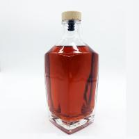 China Customized Capacity 100-1000ml Clear Square Glass Spray Bottle for Whiskey Supply for sale