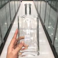 China Industrial Beverage High End Square Carved Liquor Tequila Boston Glass Bottle with Lid for sale