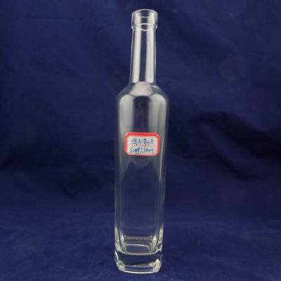 China 750ml Clear Glass Bottle Made of Super Flint Glass Material for Whisky for sale