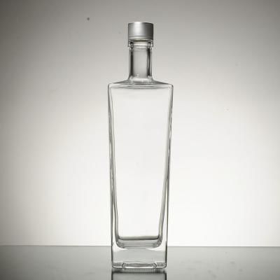 China 500ML 700ML 750ML 1l Square Glass Bottle Made of Crystal White Material for Spirits for sale