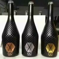 China 750ml Black Label Whiskey Glass Bottle with Decal Surface and Cork Closure System for sale