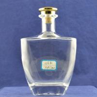 China Free Sample Fee Glass Gin Bottles for Alcohol/Liquor Empty Glass Bottle for sale