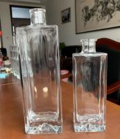 China Super Flint Glass Material Custom Printing Square Glass Bottle for Upscale Gin Bottle for sale