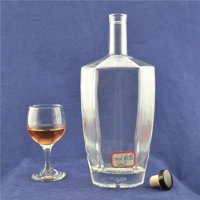China Alcohol Glass Bottle with Cork Stoppers 1 Liter Capacity Super Flint Material for sale