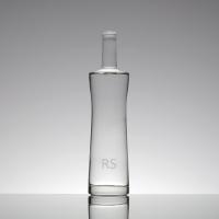China Logo Printing Can Custom Crystal White Alcohol in 0.5L Butterfly Shaped Glass Bottle for sale