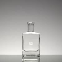China Logo Printing Can Custom Crystal White Alcohol in 0.5L Butterfly Shaped Glass Bottle for sale