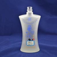 China Custom 750ml Rocket Shaped Vodka Glass Bottle For Beverage Online with SCREW CAP for sale