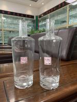 China Customized 500ml 750ml 1L Liquor Spirit Glass Bottle with Super Flint Glass Material for sale