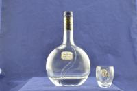China Transparent 750ML Empty Ciroc Vodka Glass Bottles Botella with Transparent Design for sale