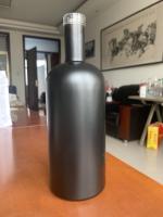 China Customized 500ml 750ml 1L Liquor Spirit Glass Bottle with Super Flint Glass Material for sale