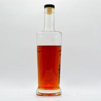 China Super Flint Glass Material 700ml Whiskey Empty Glass Bottle for Alcoholic Beverages for sale