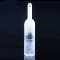 China Super Flint Glass Collar 750ml Vodka Bottles with Screw Top Sealing Type on Promotion for sale