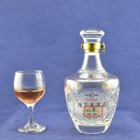 China 500ml 750ml Glass Vodka Whisky Bottles Super Flint Glass Material and Flat Base Design for sale