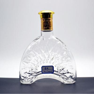 China 700ml White Whiskey Decanter Vodka Mineral 750ml Spirit Glass Liquor Bottle Cork Seal for sale