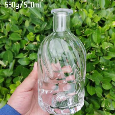 China Square Customized Glass Liquor Bottles for Spirits Vodka Gin Rum Whisky 700ml Cork for sale