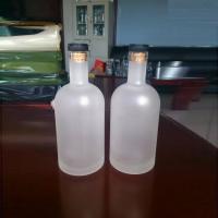 China Engraving/Frost/Decal/Spray Glass Bottle 750ml/1000ml for Vodka Whisky Brandy Rum Gin for sale