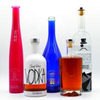 China 500ml California Wine Spirit Storage Glass Bottle with Cork Sealing and Ear Handle for sale
