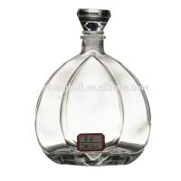 China Crystal White Glass Bottle for Beverage Fancy Design 500ml 750ml Vodka Whiskey Brandy for sale