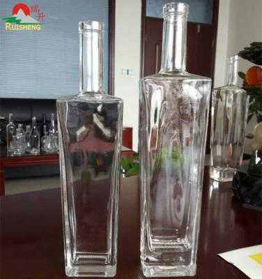 China 700ml 750ml Super Flint French Square Glass Bottle for Alcohol SGS Certified Standard for sale