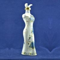 China Women's Body Shape Custom 750ml Vodka Glass Bottle Perfect for Beverage Industry for sale