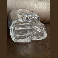 China SCREW CAP Sealing Type Super Flint Glass Skull Whiskey Bottle Base Material for sale