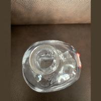 China SCREW CAP Sealing Type Super Flint Glass Skull Whiskey Bottle Base Material for sale