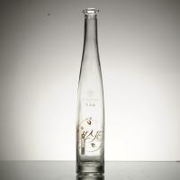 China 750ml Clear Glass Bottle Vodka with High Flint Glass Material and Cork Sealing Type for sale