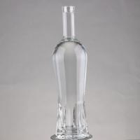 China 70cl 700ml Vodka Bottles Made of Super Flint Glass with Thick Base and Cork Sealing Type for sale