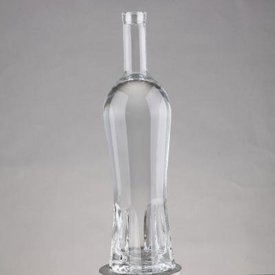 China 70cl 700ml Vodka Bottles Made of Super Flint Glass with Thick Base and Cork Sealing Type for sale