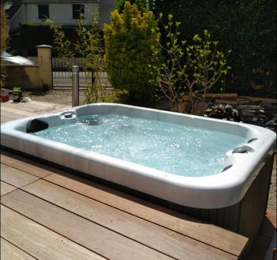 China Outdoor Economic 2 Persons Hot Tub Spa Whirlpool Massage Bathtubs for sale