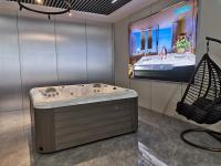 China Upgrade Your Spa Collection With  6 Persons Hot Tub And Spa Pool for sale