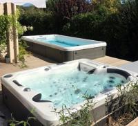 China Balboa Acrylic 6 Person Whirlpool Hot Tub With Underwater Led Light For Family And Friend for sale