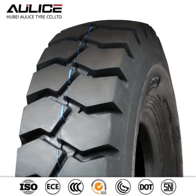 China AB700 4.5-12 Industrial Solid Forklift Tires Anti Tearing Performance for sale