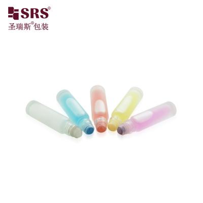 China 10ml Molded Glass Roll‑on Bottle Empty Essential Oil Roller Bottle Fitted With Gemstone Chips Cosmetic OEM Custom Logo for sale